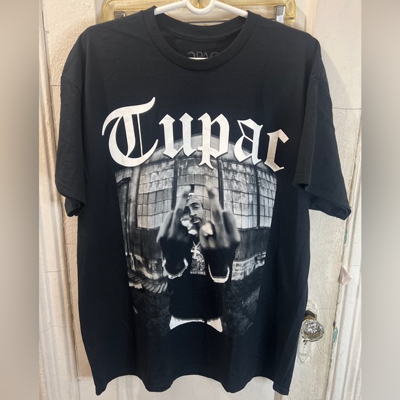 2Pac | Shirts | Tupac Shakur Middle Finger Tshirt Mens Sz Xl Black ...